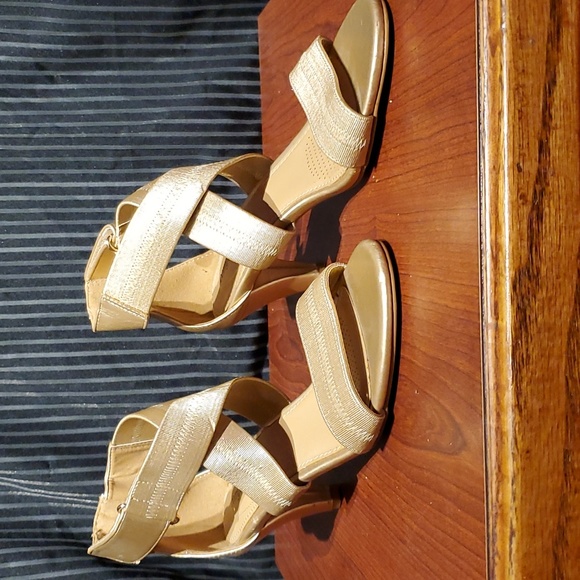 comfortview | Shoes | Nwt Confortview Tan Velcro Strap Heels | Poshmark